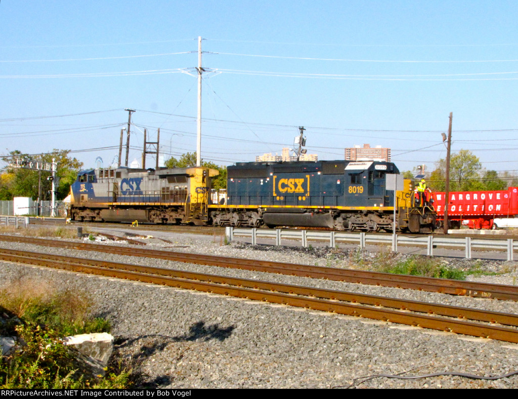 CSX 8019 and 115